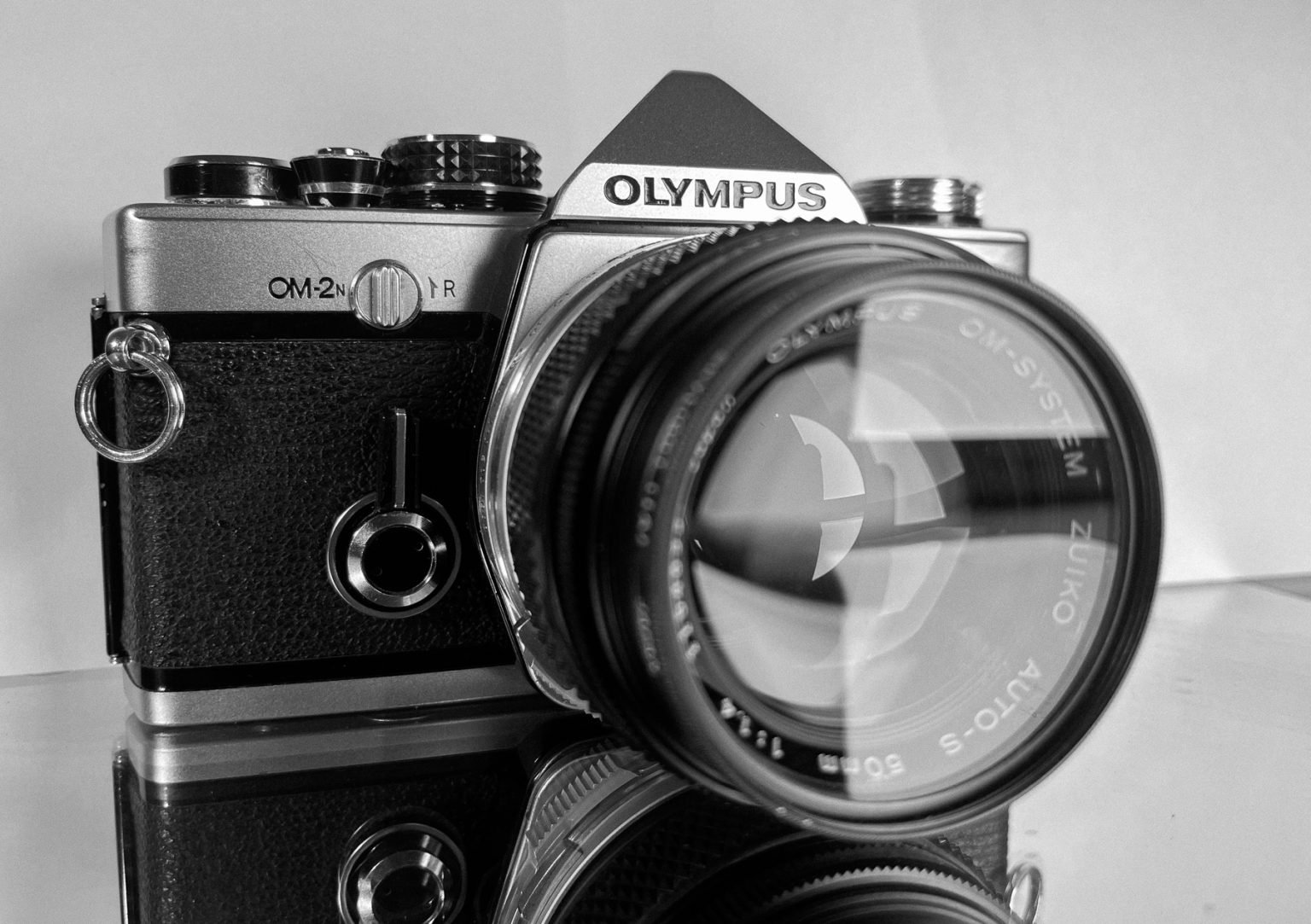 Olympus OM-2 & OM-2N: SLRs with Revolutionary Metering
